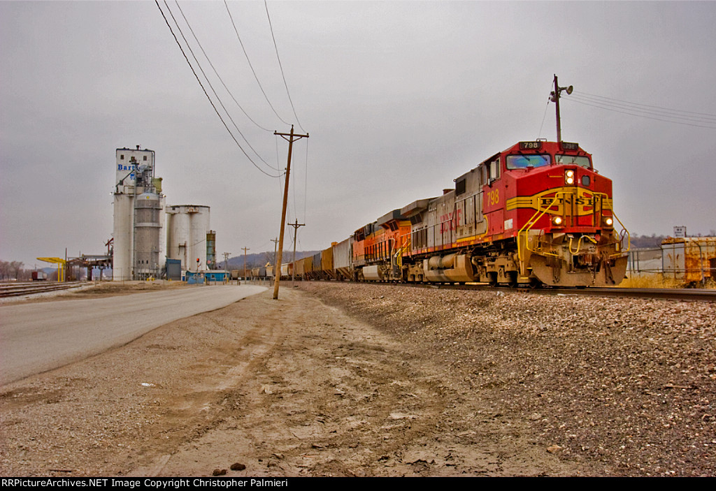 BNSF 798 Leads R-NEB4121-08I